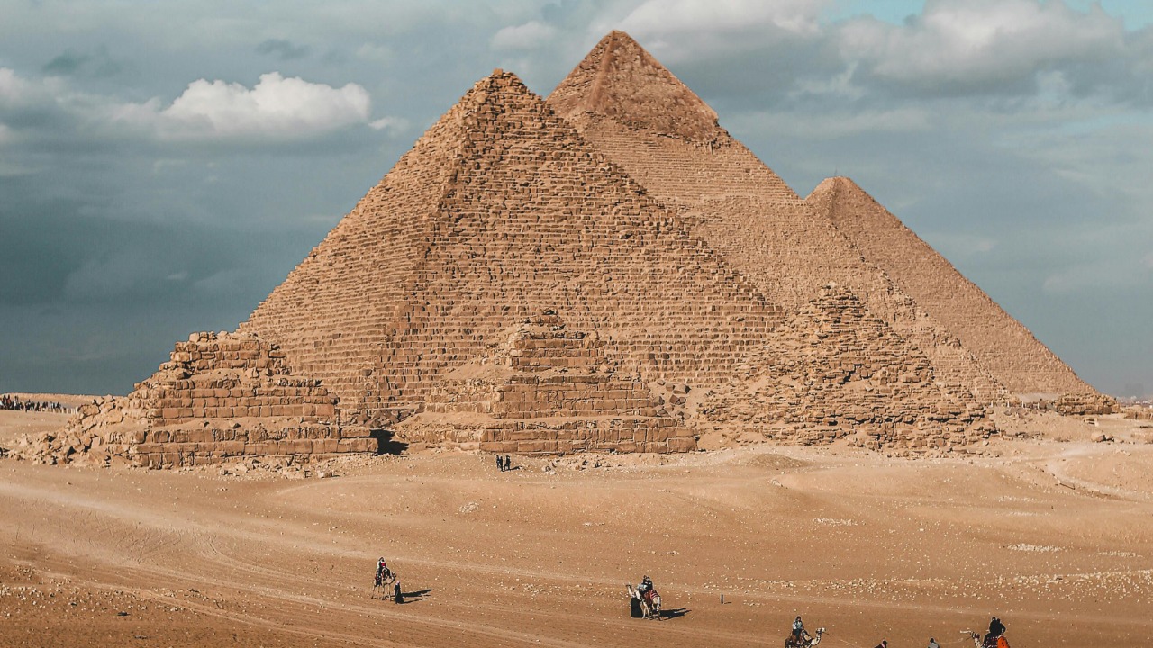 Archaeologists found an ‘anomaly’ near the pyramids that may reveal an ...