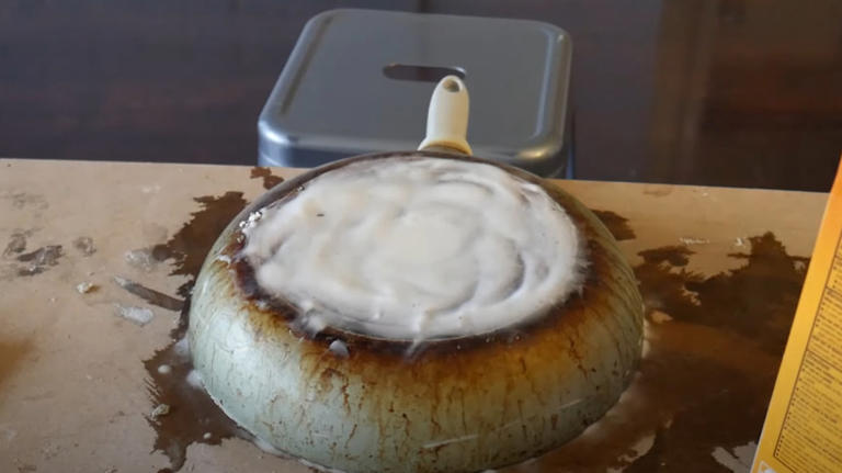 8 Common Kitchen Stains That Can Be Fixed With A Little Bit Of Vinegar