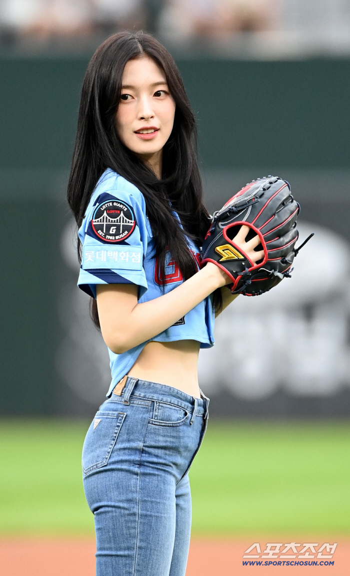 Arin showed off her abs