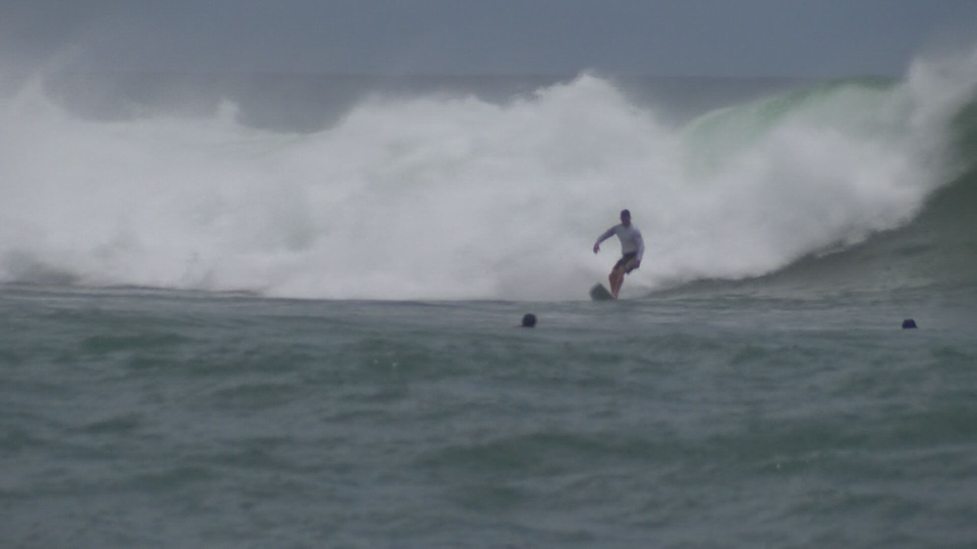 High surf prompts hundreds of rescues across Oahu’s south shore
