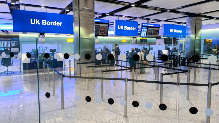 Foreign criminals to be deported from England immediately after sentencing