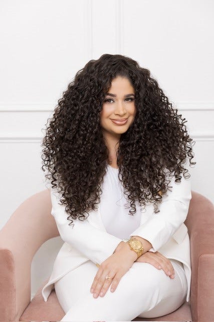 This woman created a viral hairbrush, changing the game for curly hair ...