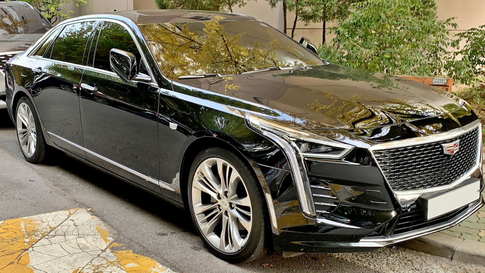 The smoothest cars on Canadian roads — why big sedans beat SUVs
