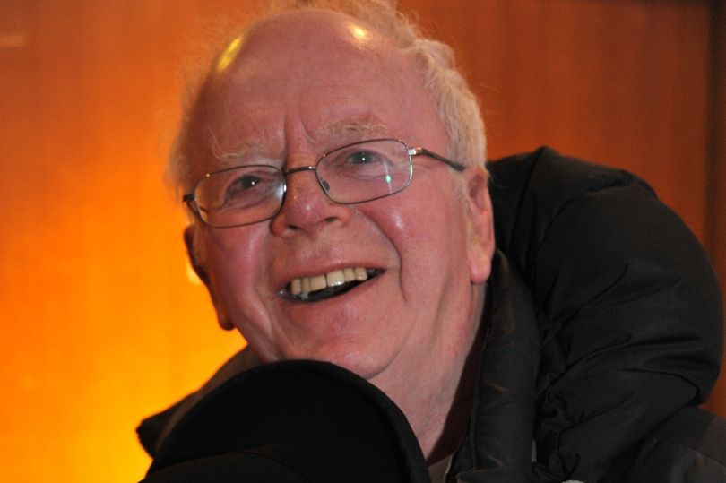 HEARTBREAKING UPDATE!!! EastEnders team 'deeply saddened' after star dies