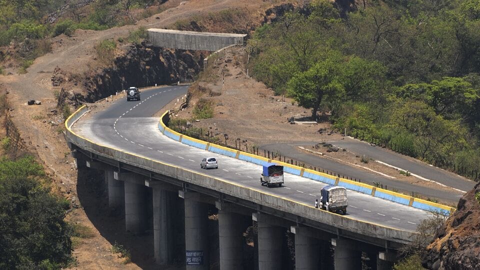 Mumbai-Pune Expressway news: Over 27 lakh e-challans worth ₹470 crore ...