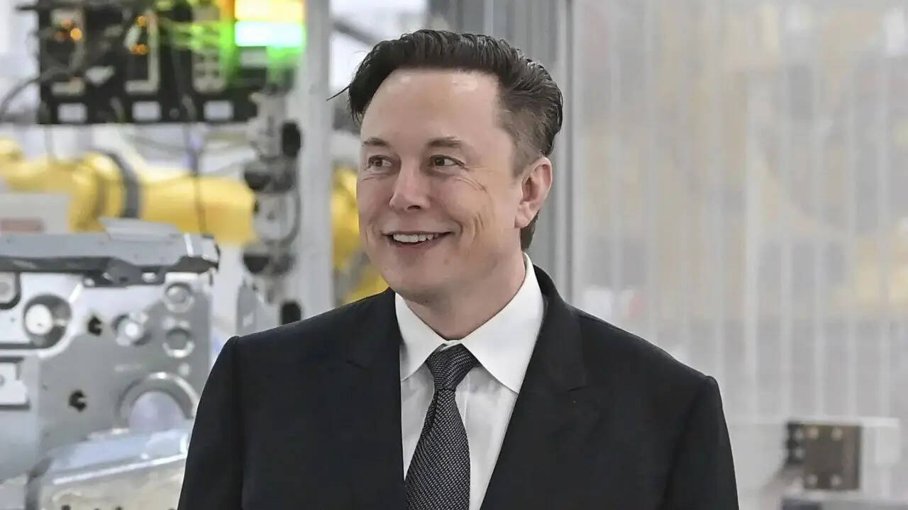 Elon Musk Pushes SpaceX Mars Mission To 2028–2030 Amid Delays: Here's ...