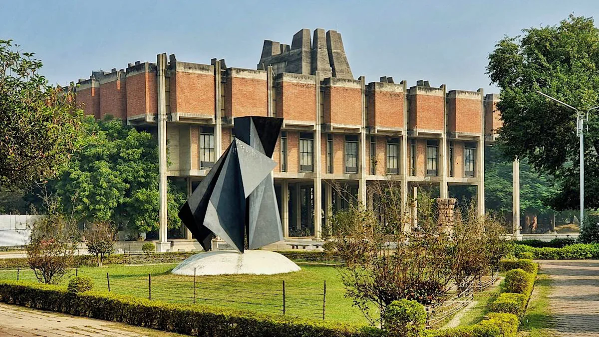UP Assembly: IIT Kanpur experts give AI training to UP MLAs