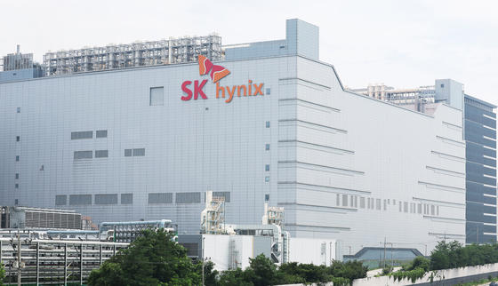 SK hynix expects AI memory market to grow 30% a year to 2030