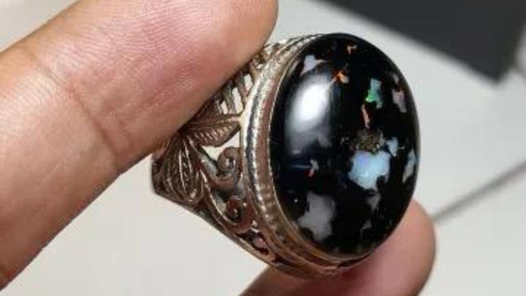 Batu Akik Bacan dan Black Opal Kian Diburu Kolektor Internasional ...