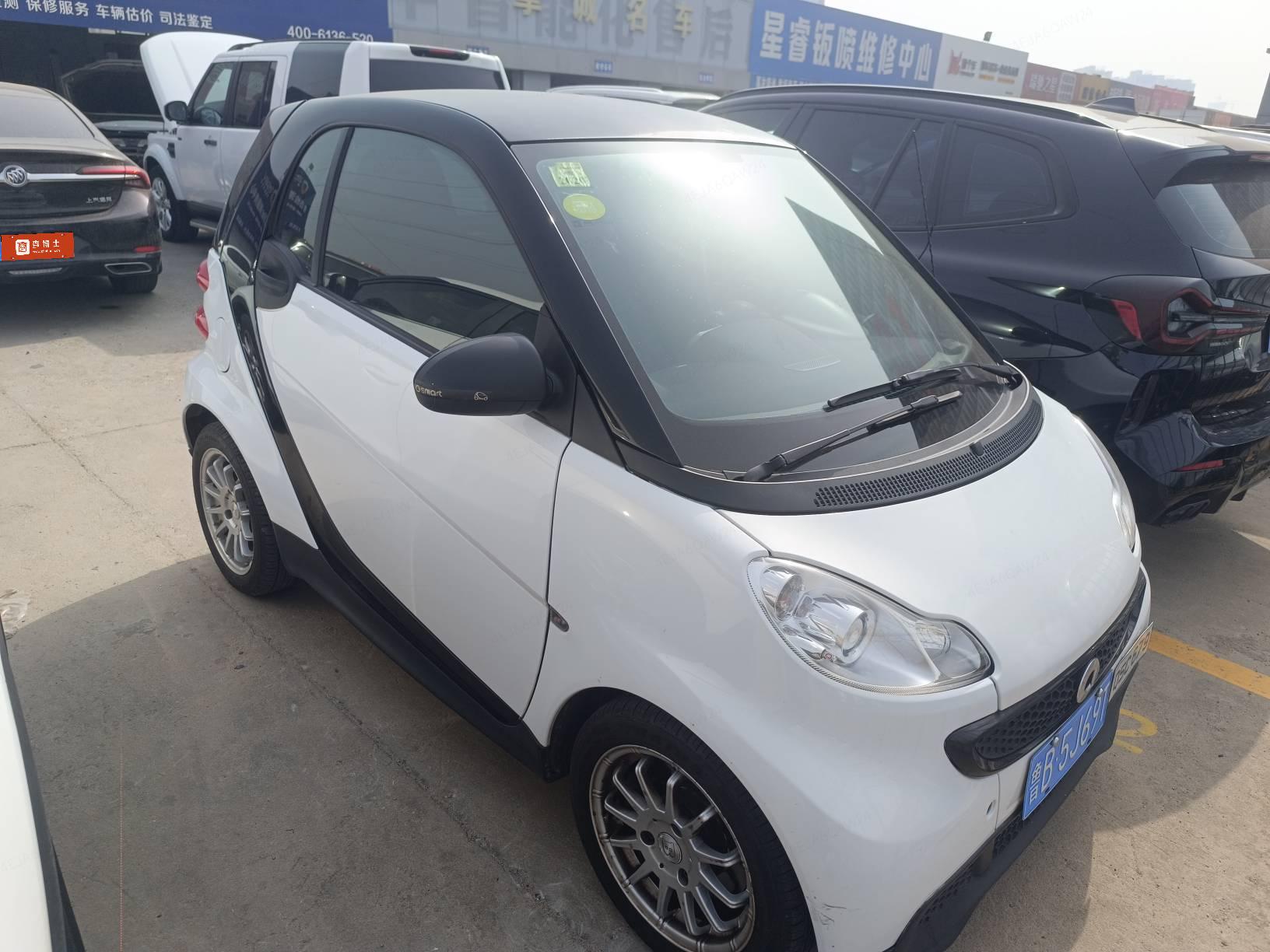smart smart fortwo 2013款 1.0 MHD 新年特别版实拍图