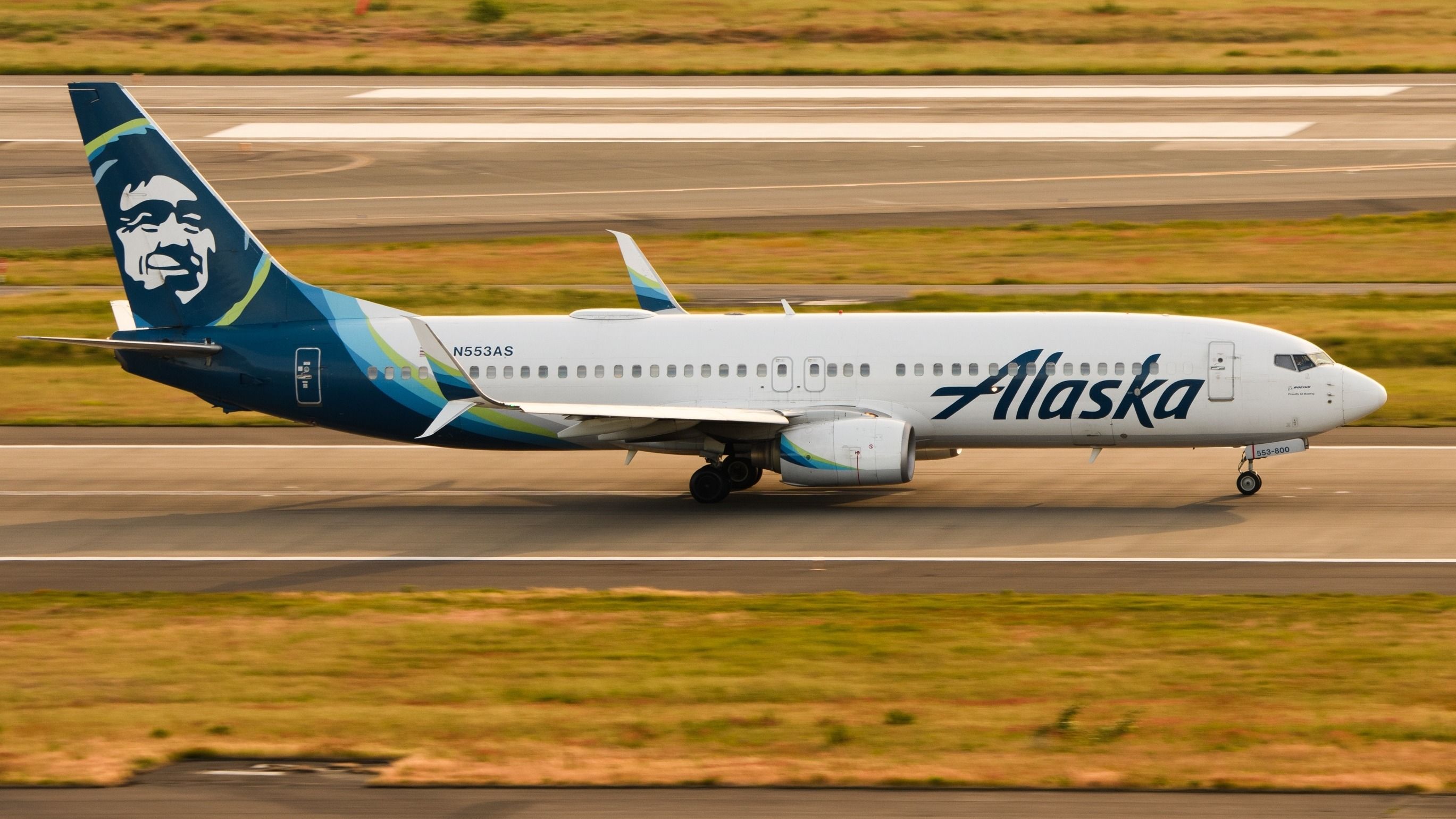 "This Is Our Hub": Alaska Airlines Defends Seattle Turf Amid Delta’s ...