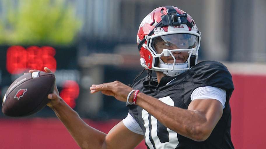 Green returns healthy with Razorbacks' season hanging in balance