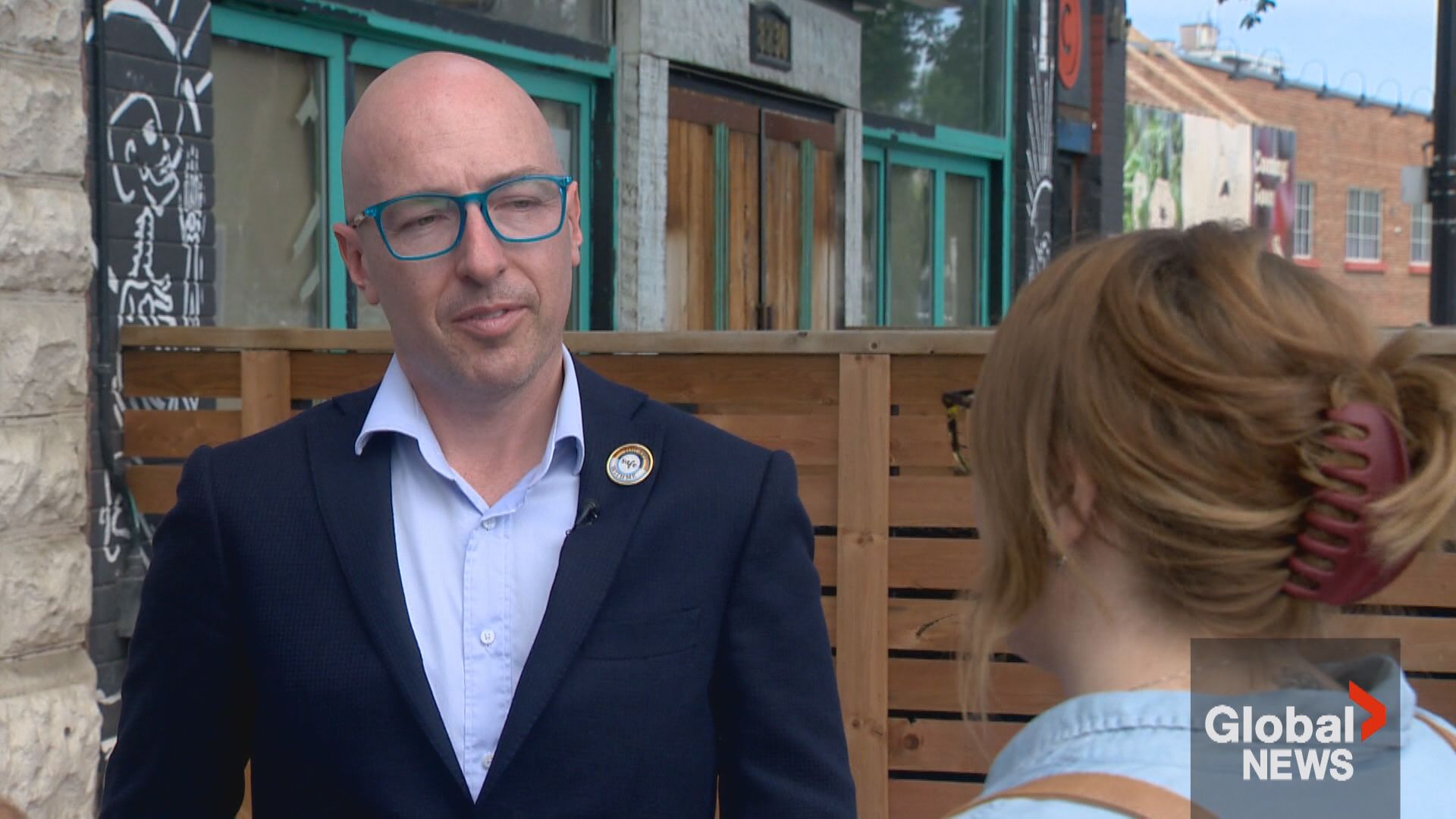 Edmonton mayoral candidate Andrew Knack takes campaign to sidewalk ...