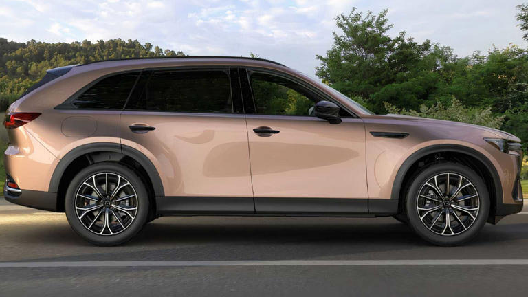 Mazda PHEV vs. Mazda ICE: CX-70 and CX-90 Models Compared