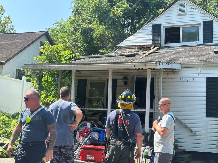 Responders battle house fire in Nitro