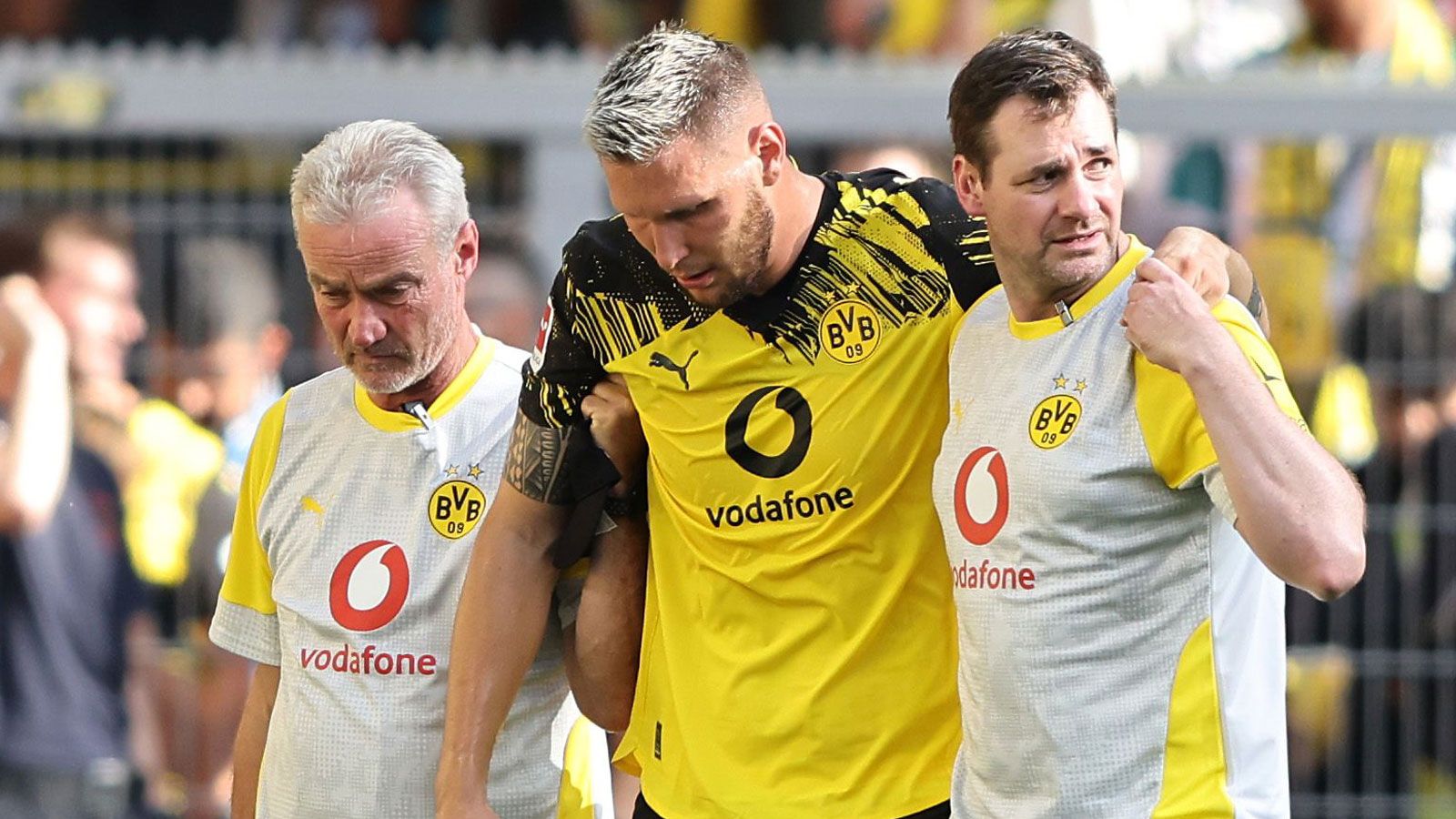 Nächster Verletzungsschock? Verteidiger des BVB verletzt sich bei ...