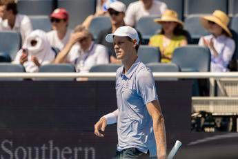 Sinner, che noia a Cincinnati: "Non c'è molto da fare". E va a giocare ...