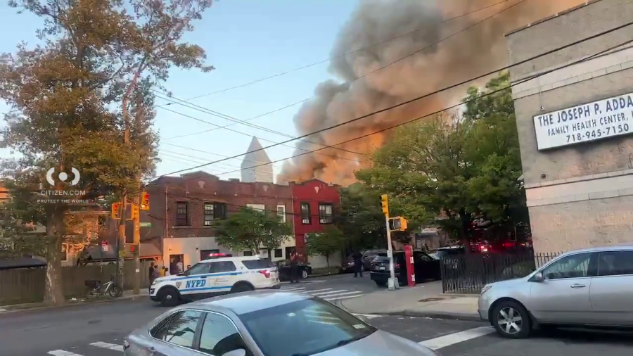 4th-alarm fire in Queens sends five firefighters to hospital: FDNY