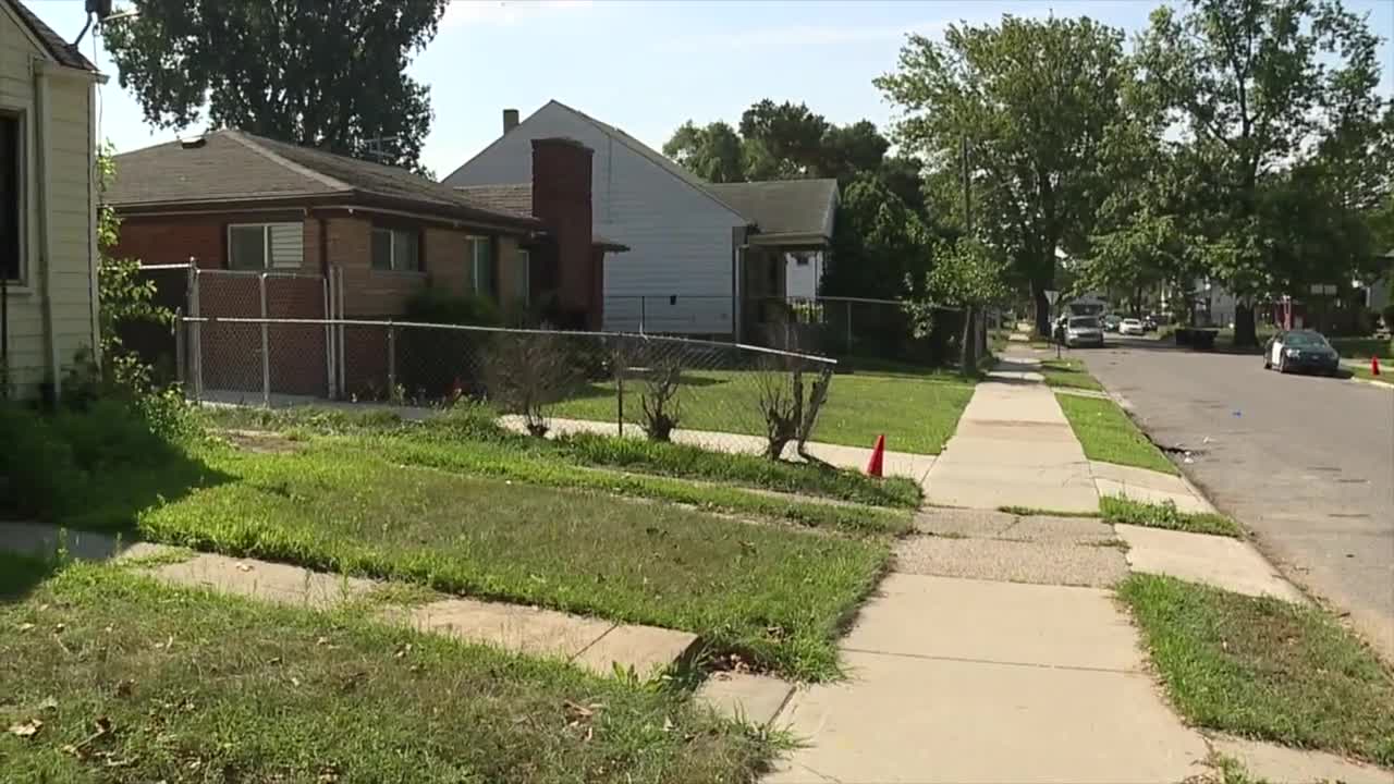 Neighbors react after 2 killed, 2 hospitalized after stabbing at pool ...
