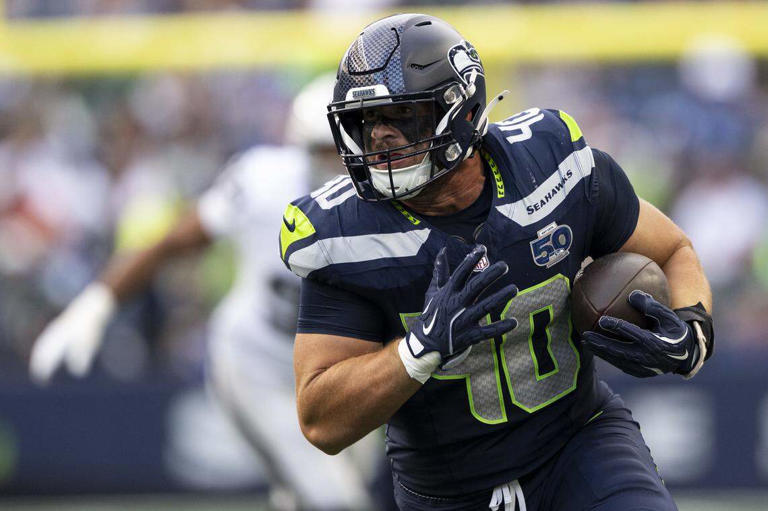 Seahawks camp day 15: Robbie Ouzts 1st NFL play wowed Macdonald; Shaquill Griffin returns