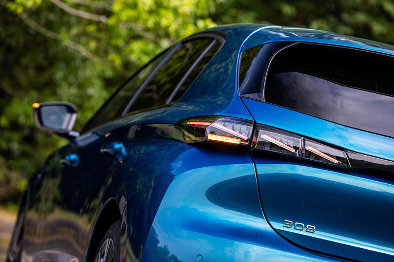 プジョー308 GTハイブリッド（FF/6AT）【試乗記】