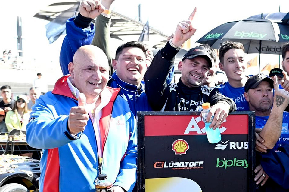 Formó su propio equipo y ganó en una alocada carrera del TC
