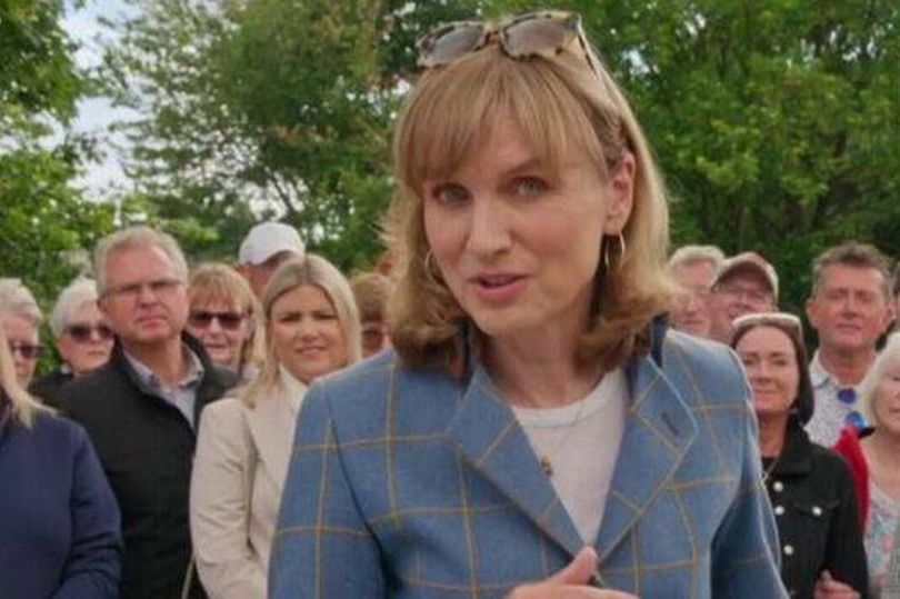 Antiques Roadshow's Fiona Bruce makes announcement minutes into show