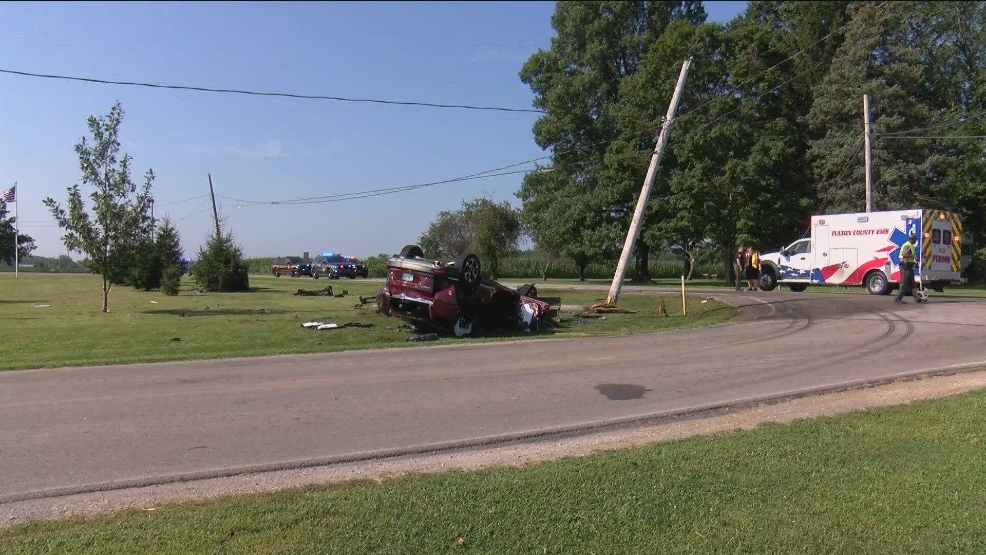 1 killed, 4 injured in two-car crash Sunday morning in Fulton County
