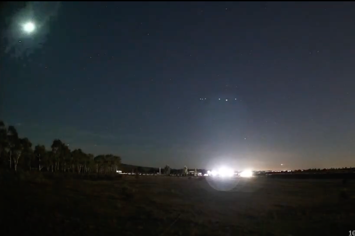 Meteor explodes in fireball and sonic boom over Australia