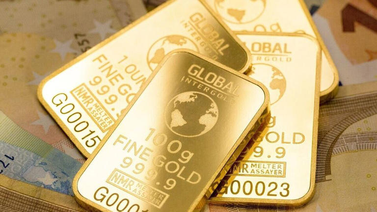 Sovereign gold bonds: Two tranches up for premature redemption today ...