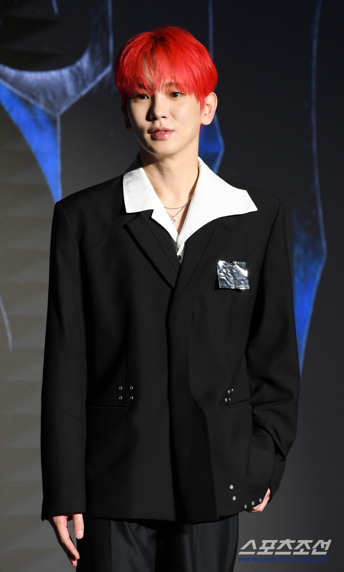 SHINee's new song was pre-released at the Tokyo Dome in SM Town the day ...