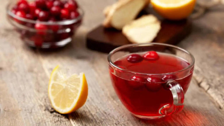 This Ruby-Red Caffeine-Free Tea Is a Natural Remedy for Kidney Detox