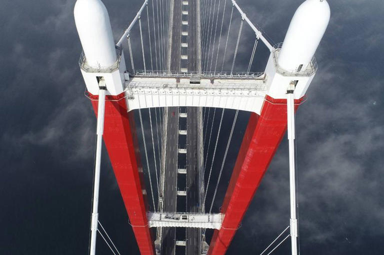 World's largest suspension bridge cost $2.9bn and links two continents ...
