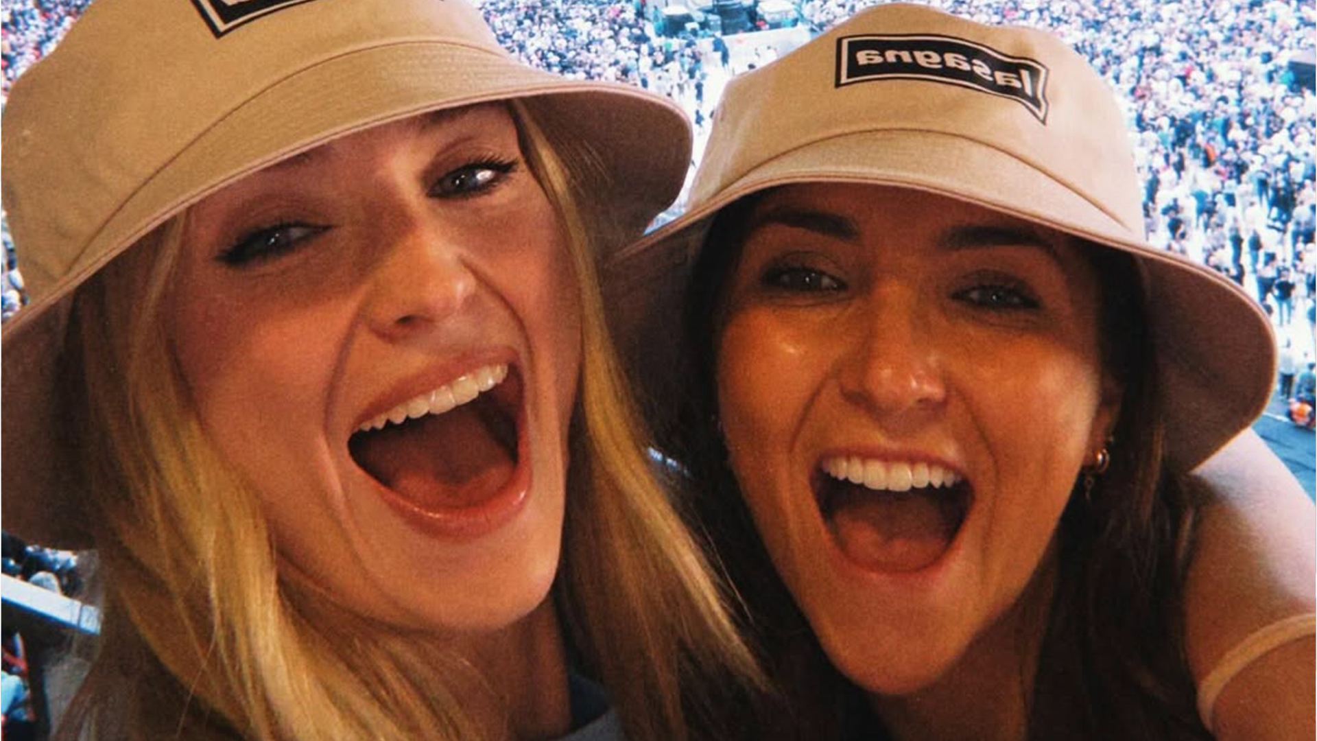 Sophie Turner claps back at mum shamer