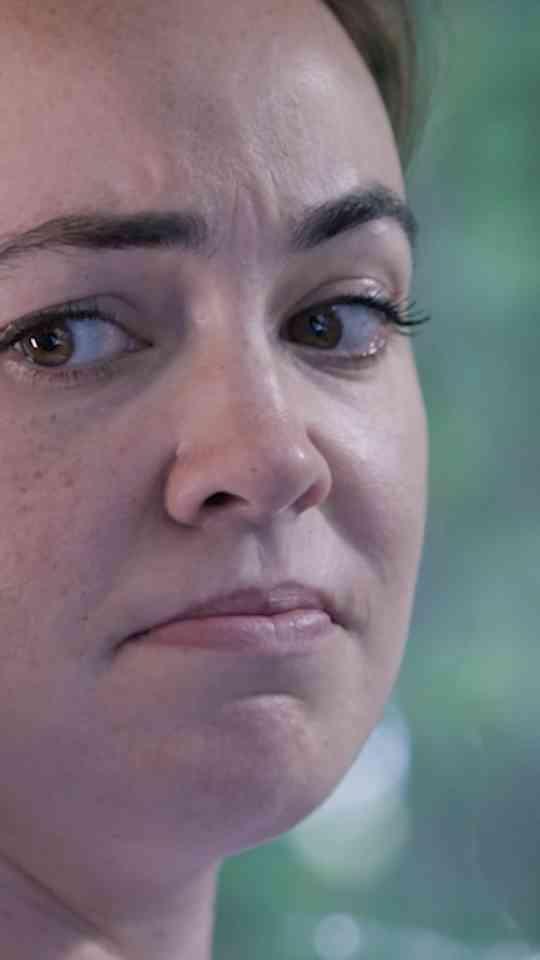 Evil Waitress Kidnaps Ex-husband’s Daughter