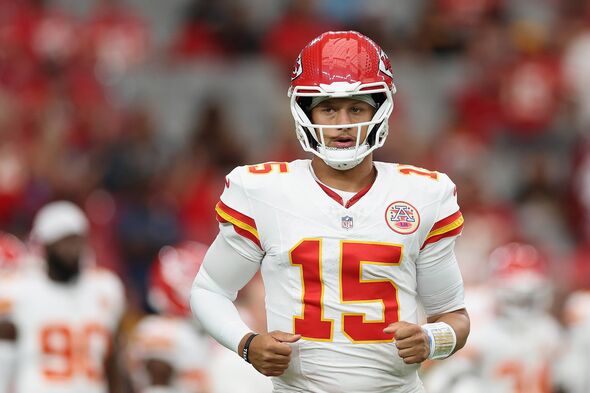 Patrick Mahomes' sideline behavior speaks volumes after early exit from ...