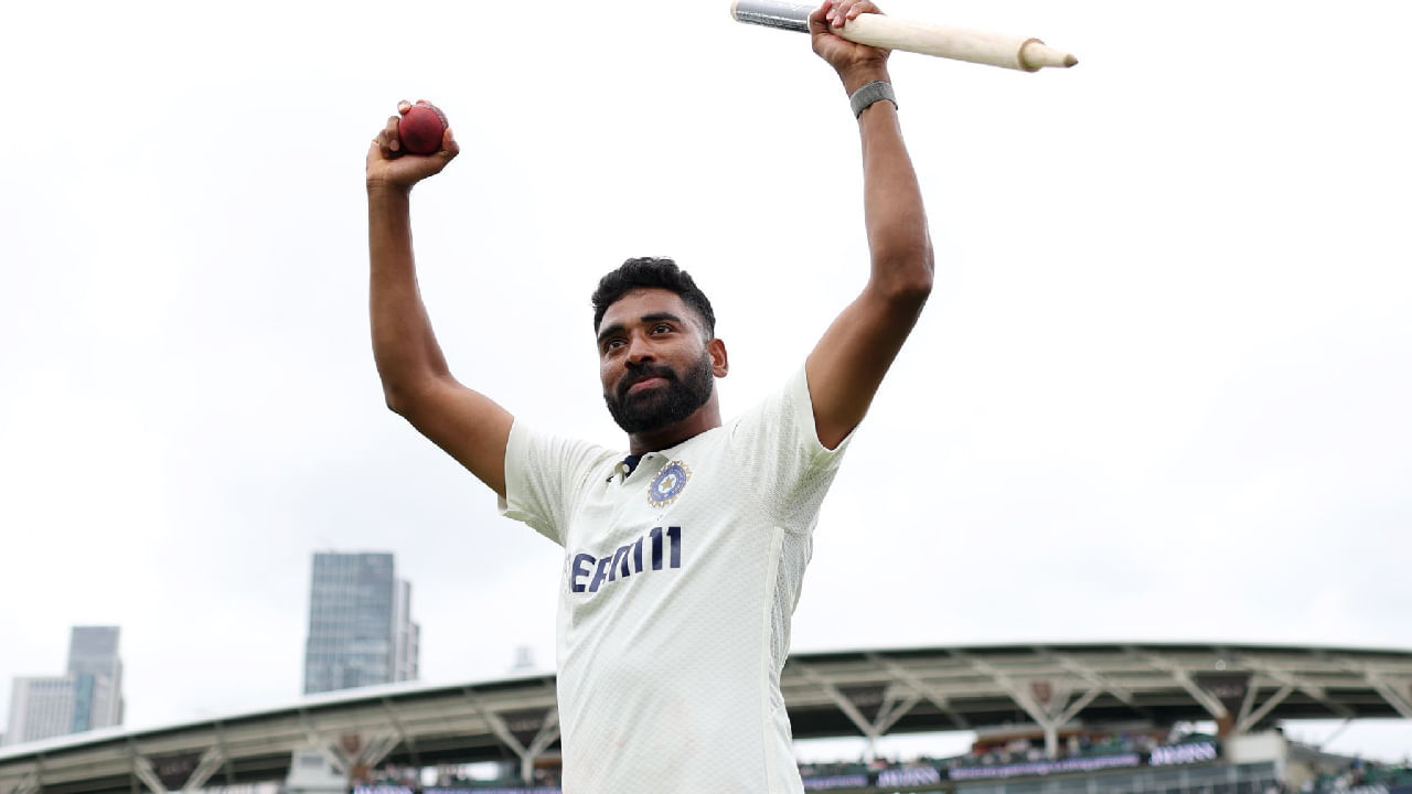 Mohammed Siraj launches Syed Kirmani’s autobiography ‘Stumped’ in Hyderabad