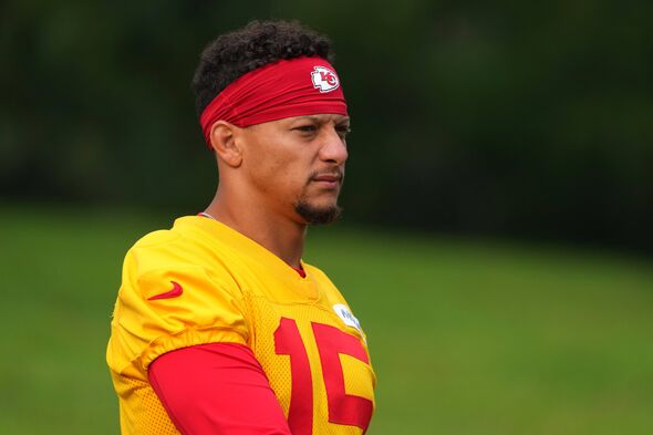 Patrick Mahomes' sideline behavior speaks volumes after early exit from ...