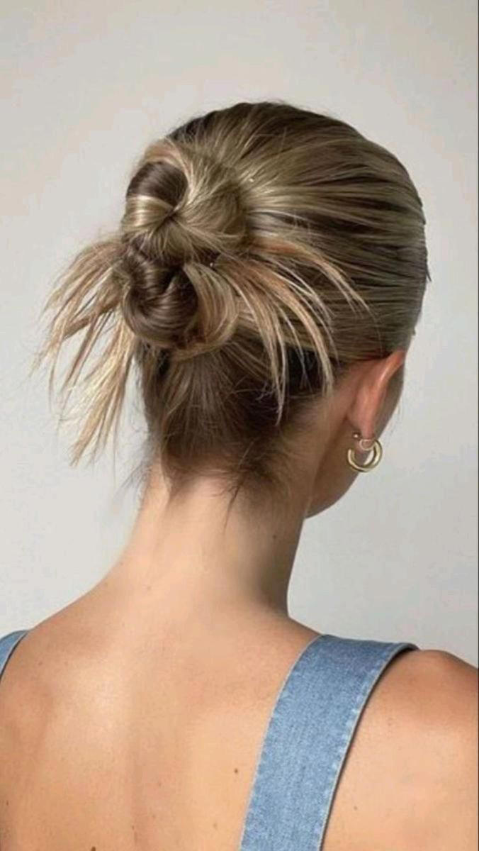 5 inspirasi bun hairstyle untuk rambut pendek, simpel tapi stylish