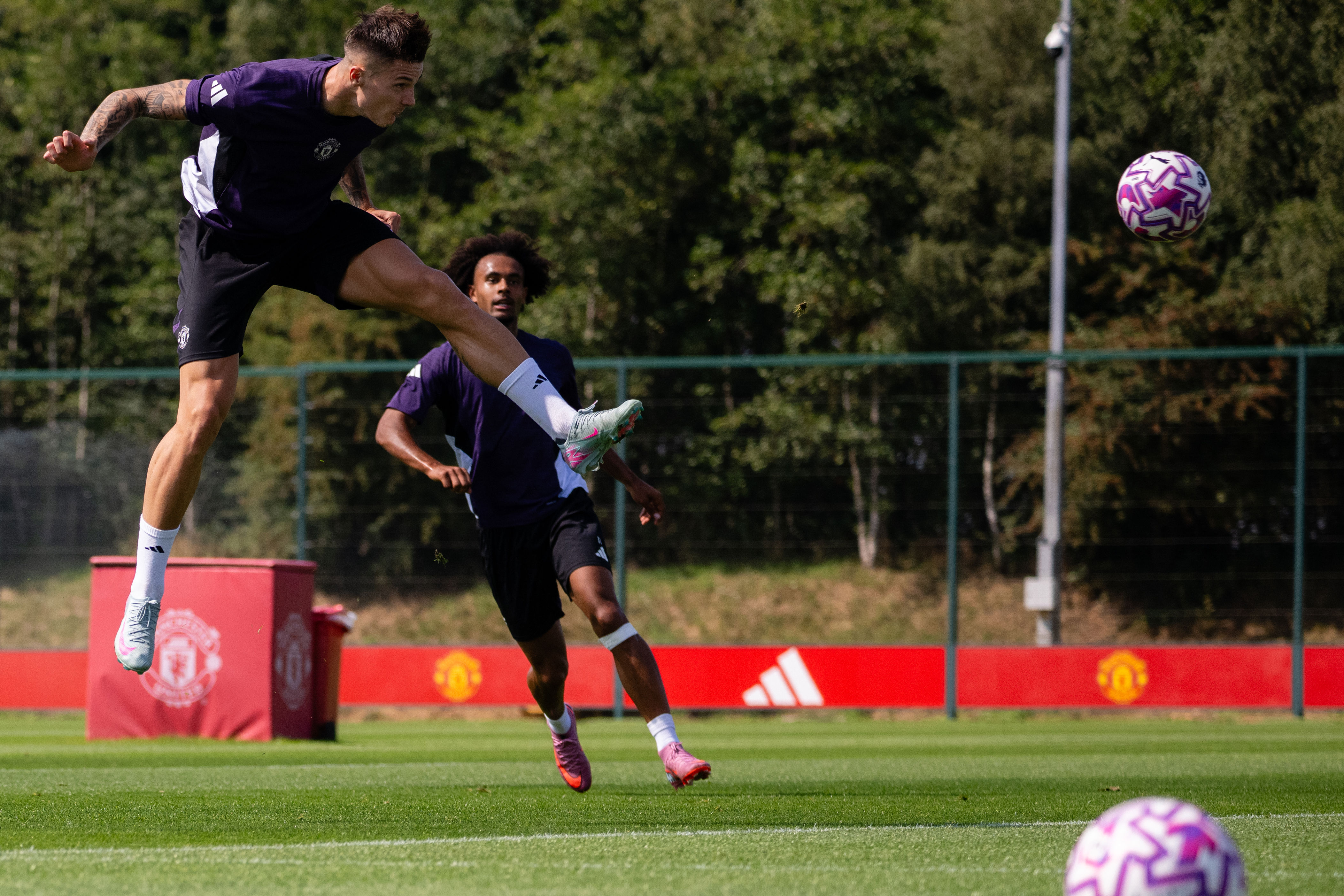 Manchester United: Benjamin Sesko completes first training session as ...