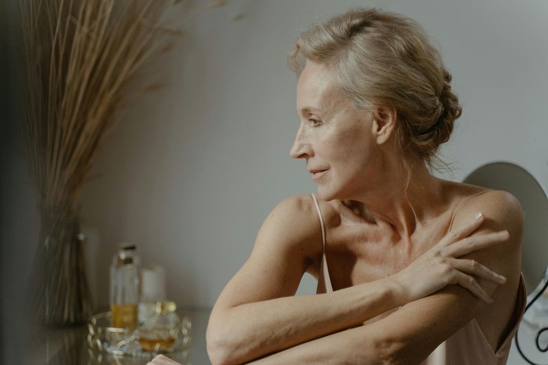 The Morning Habits of Women Who Age Gracefully-According to Science