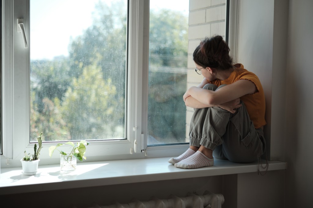 Why it might feel like everyone hates you, according to a psychologist