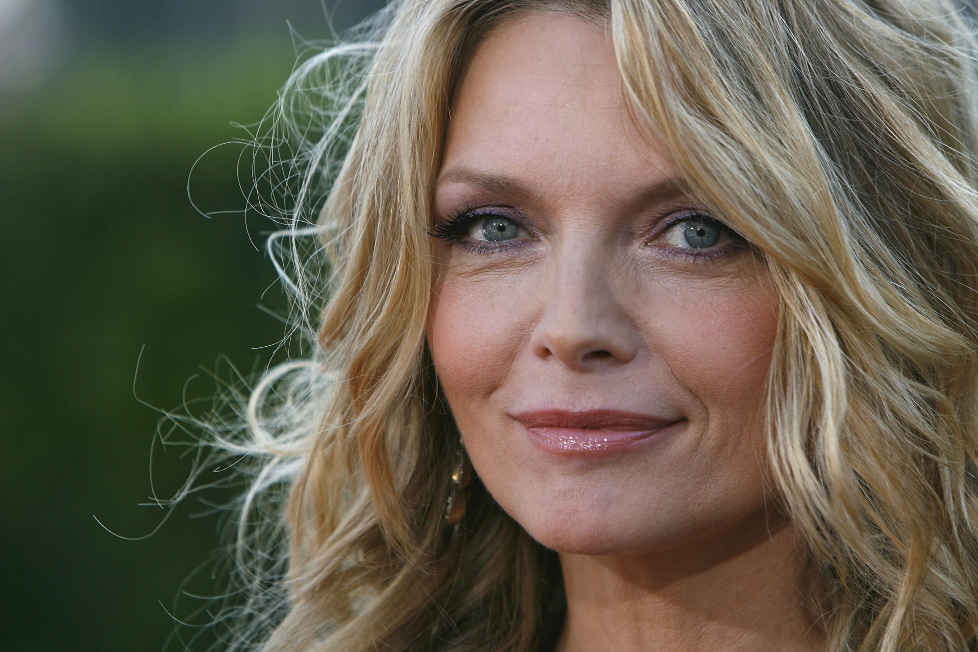 Celebrities who have been in cults