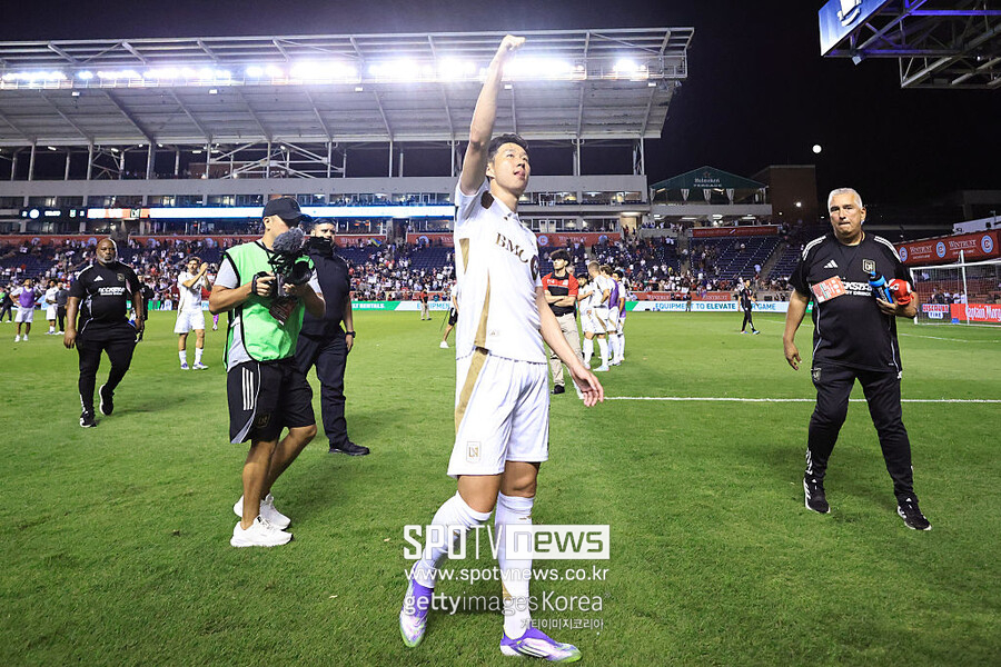 英 SON 데뷔전 봤다! EPL도 못 막던 '폭풍 스피드' 칭찬…"손흥민, MLS 속도로 무너뜨릴 수 있어"