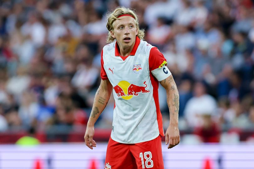 Mads Bidstrup breaks silence on future after Nottingham Forest transfer ...