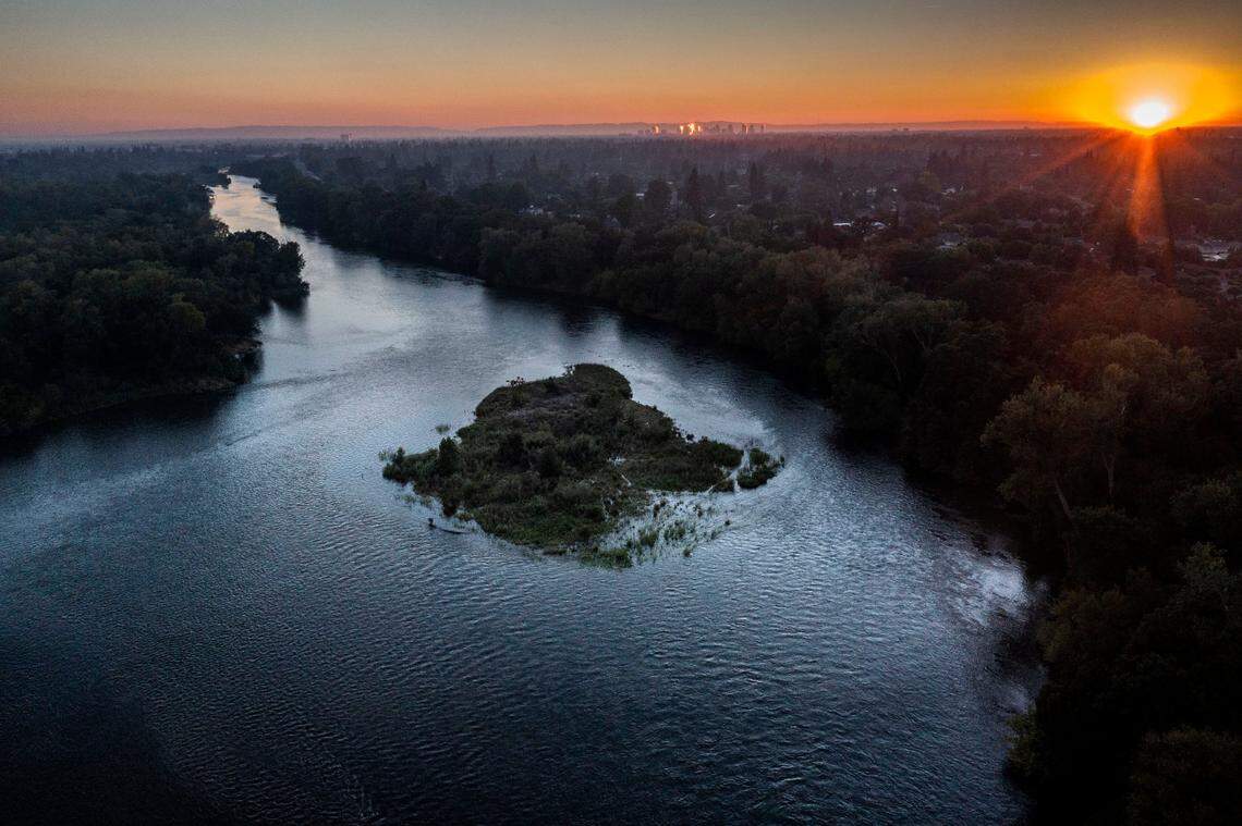 A huge Sacramento project has no water, yet it's up for a vote. Why ...