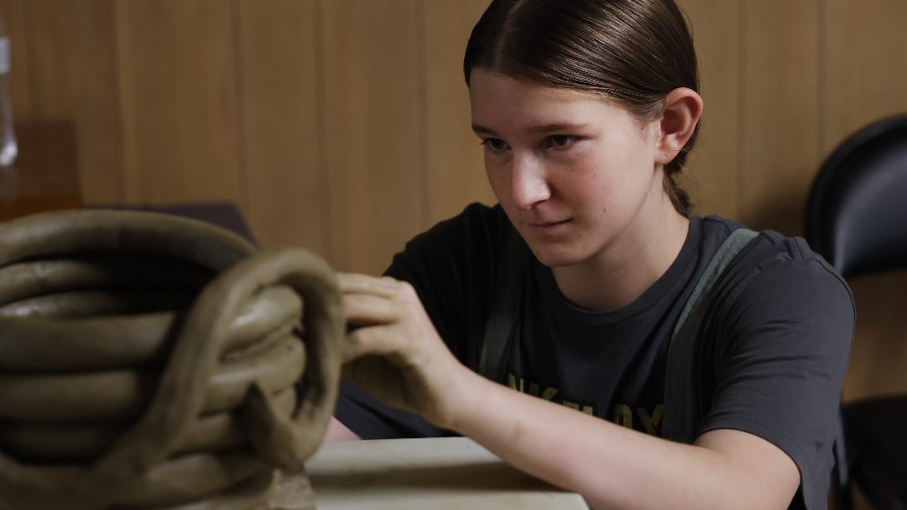 Former Catawba chief teaches 4,000 year-old pottery methods to student ...