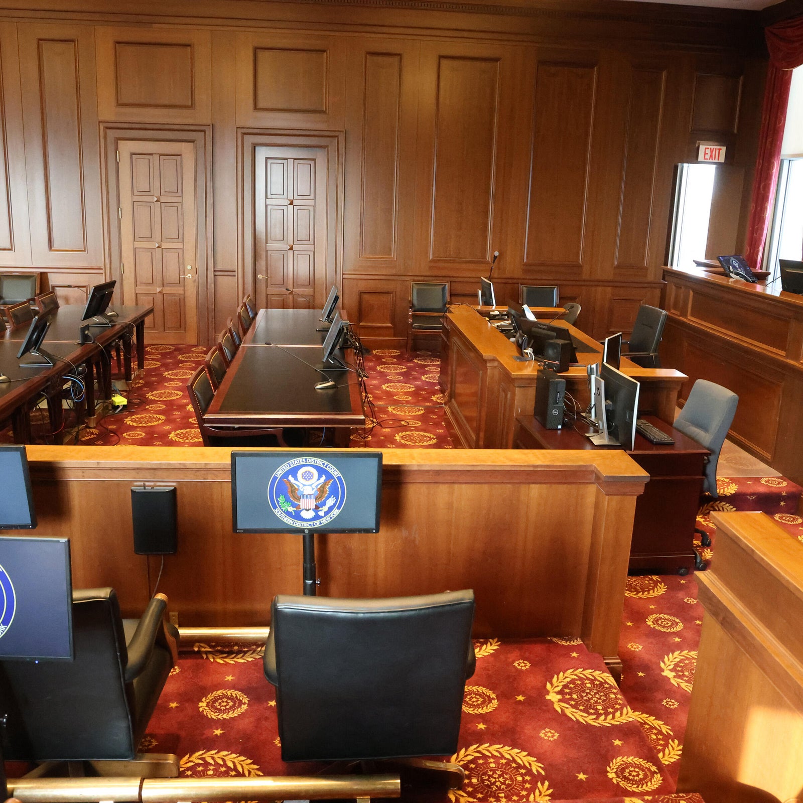 Defense lawyers for needy clients feel squeeze after federal funds dry up