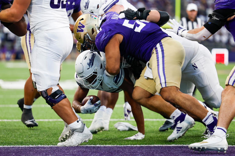 Kapalný oceán pod povrchem Hvězdy smrti překvapil astronomy. Doufají v nalezení známek života