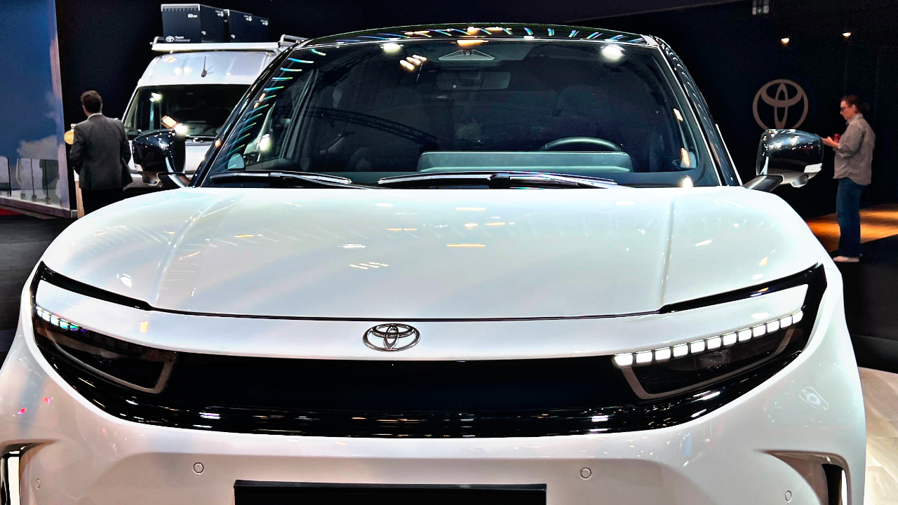 15 Best Mid-Size Japanese SUVs & Crossovers for 2025-2026